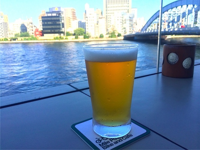 オープンテラスが最高に気持ちいい！スポーツバイク専門店が運営するビアカフェに行ってきた。日本橋茅場町の「マイルポスト」 - デイリーニュースオンライン