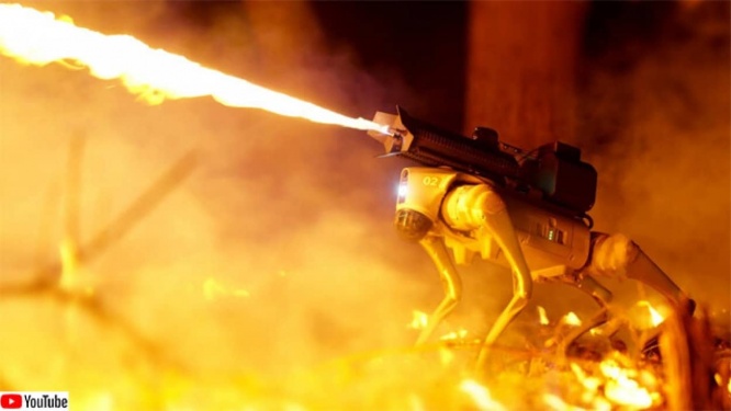 火炎放射器搭載の犬型ロボット「サーモネーター」がついに一般販売 - デイリーニュースオンライン