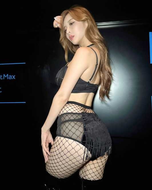 神々しい美尻降臨！CYBERJAPAN・KYONが魅せる待望のバックショットに「魅力的で素敵すぎます」と大反響(1ページ目) - デイリーニュースオンライン