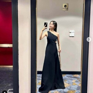 Cocomi、「楽屋前で撮った1枚です」NYコンサートでのドレス姿に反響(1ページ目) - デイリーニュースオンライン