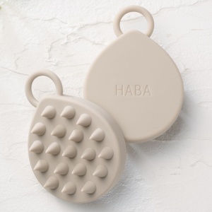 通信販売限定で手に入る、HABAの「頭皮スパブラシ」(1ページ目) - デイリーニュースオンライン