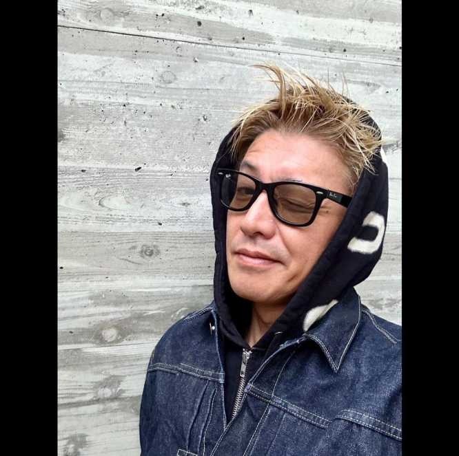 木村拓哉、無造作ヘアでウィンクの自撮りショット披露&youtube更新をお知らせ 1ページ目 デイリーニュースオンライン