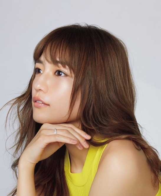 ”過去一可愛すぎる！”川口春奈、『MAQUIA』5月号表紙「すっごく綺麗」「見惚れる」(1ページ目) - デイリーニュースオンライン